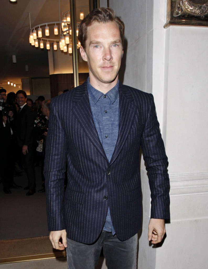 Benedict Cumberbatch poses with his wax figure, teases ‘Star Wars’ rumors