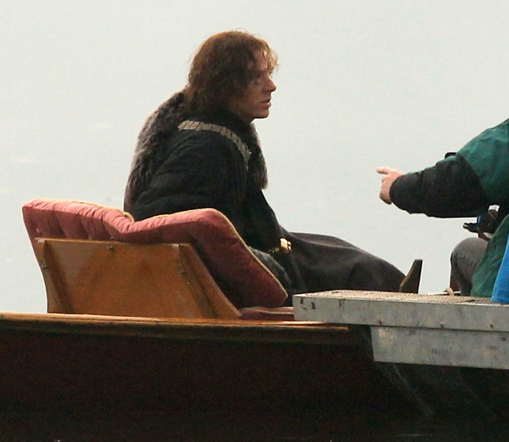 Cele|bitchy | Benedict Cumberbatch wore a terrible wig, worked in a ...