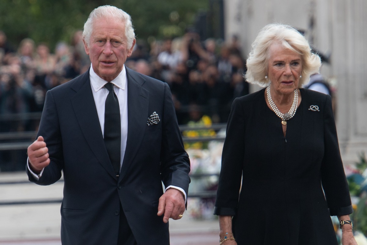 Cele|bitchy | King Charles III arrives at Buckingham Palace – Friday 9 ...