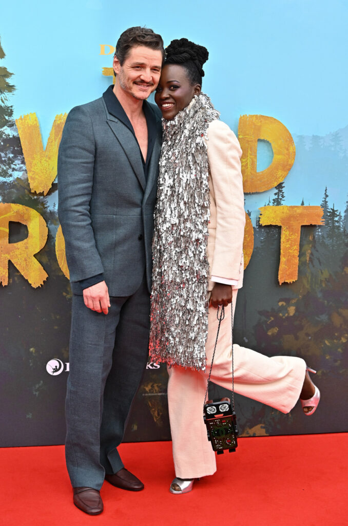 Pedro Pascal was gifted a plush fox on the red carpet, was so gracious