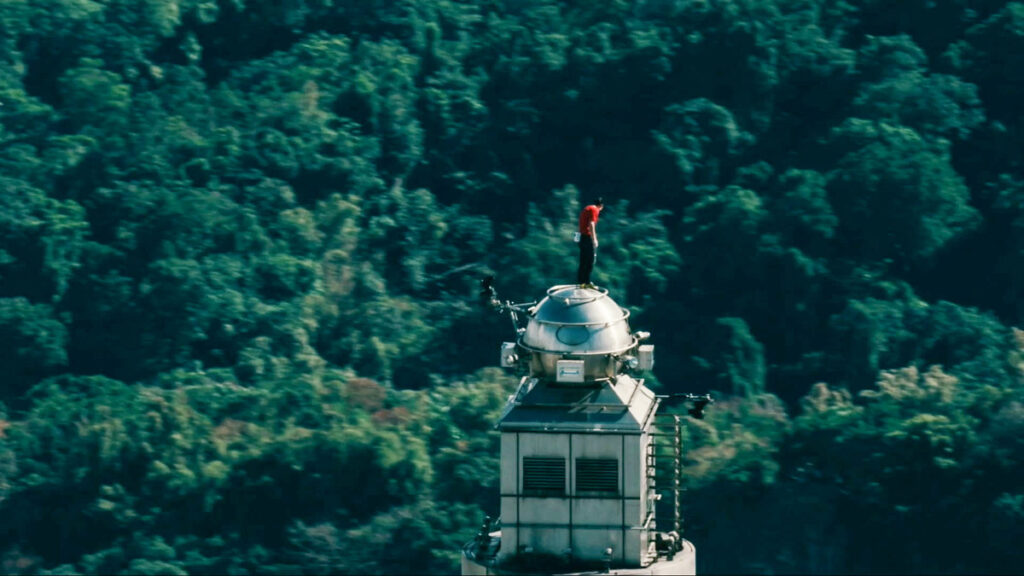 Alex Honnold successfully climbed the Tapei 101 skyscraper live on ...