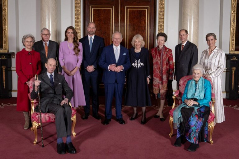 ‘Shadow king’ Prince William worries that his father ‘refuses to ...